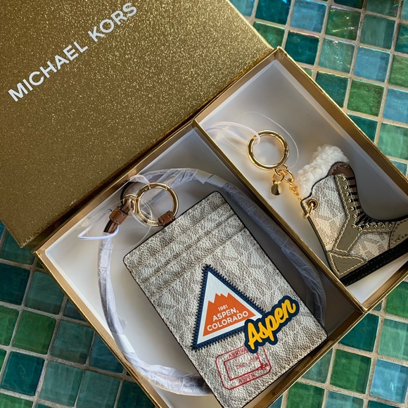 Michael Kors | Bags | New Mk Gift Set | Poshmark